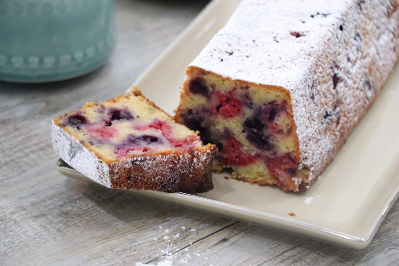 Cake aux fruits rouges – Isabelle Ribeiro
