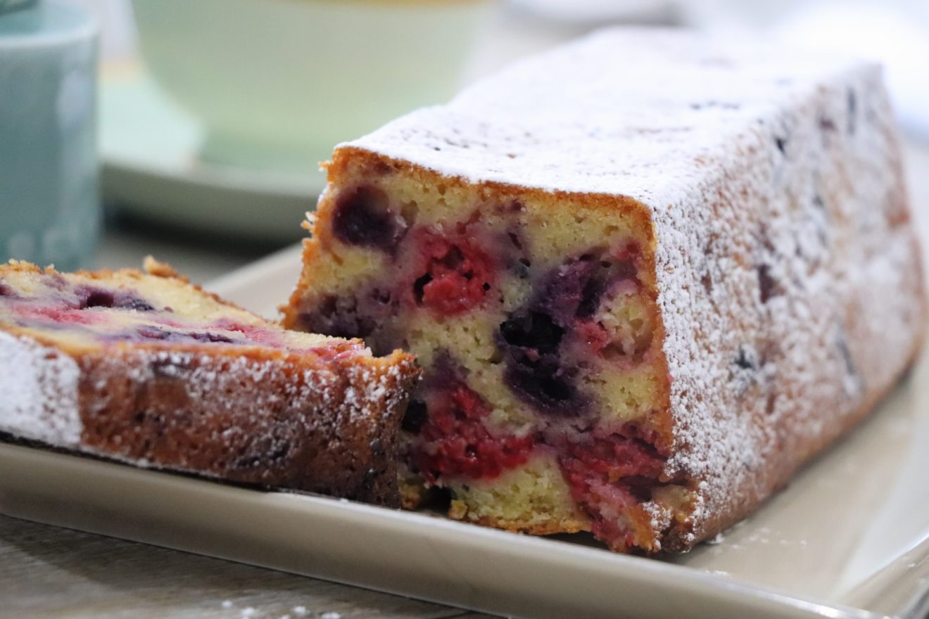 Cake aux fruits rouges – Isabelle Ribeiro